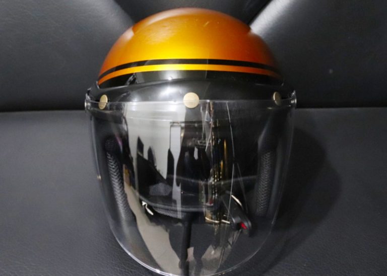 Modifikasi Helm Airbrush Klasik dan Simpel - Tomi Air Brush