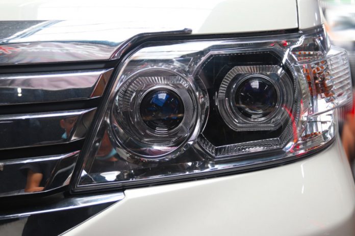 Custom Lampu Daihatsu Luxio - Tomi Air Brush