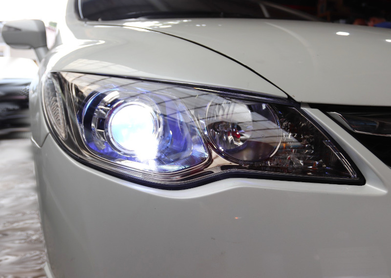 Pemasangan Projector Headlamp Mobil - Tomi Air Brush