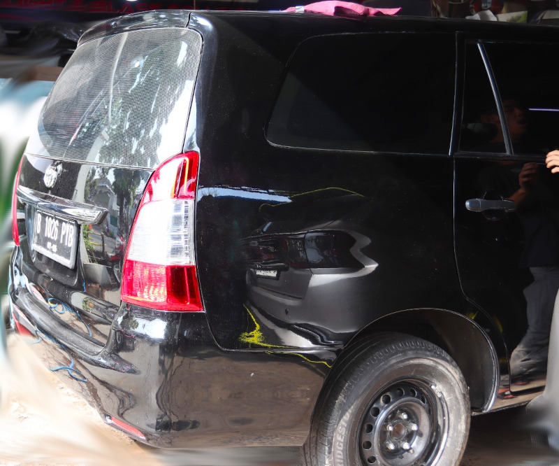 Body Repair Toyota Kijang Innova Pasca Kecelakaan - Tomi Air Brush