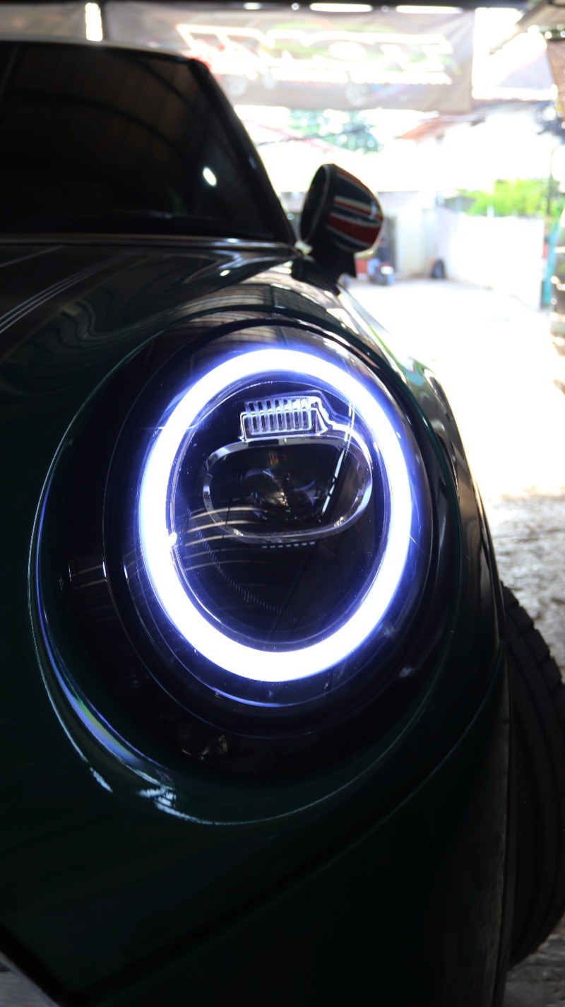 Solusi Atasi Lampu DRL Mini Cooper yang Menguning - Tomi Air Brush